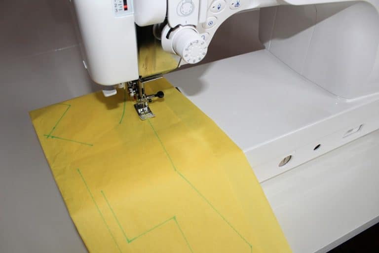 Sewing Basics # 3: How to Use a Sewing Machine