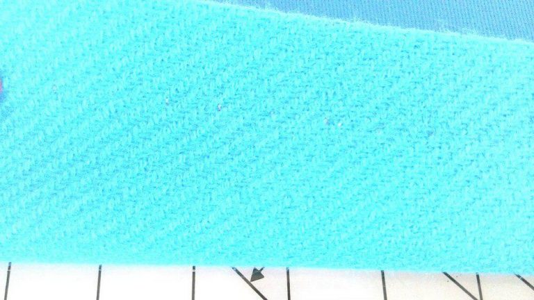 Blind hem foot: How to sew an invisible hem with a sewing machine