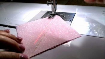 Seam Guide Tutorial: how to sew a straight line and keep seam ...
