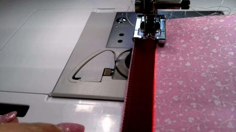 Seam Guide Tutorial: how to sew a straight line and keep seam ...