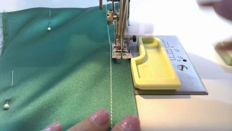 Seam Guide Tutorial: how to sew a straight line and keep seam ...