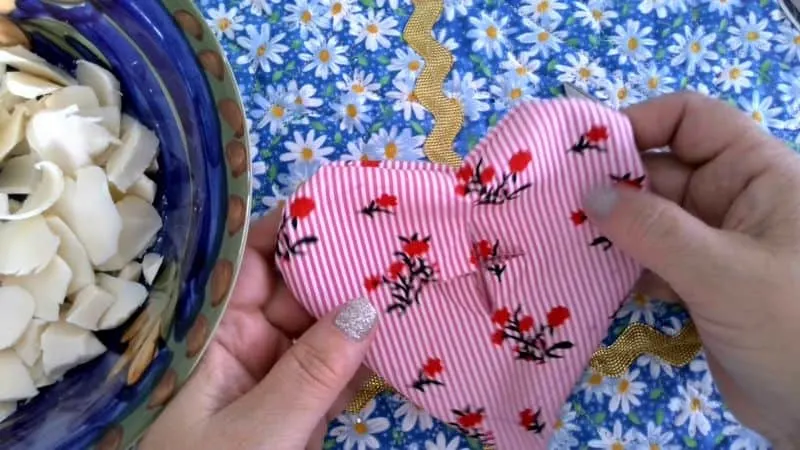 DIY sachets: how to make lavender sachets for closets and drawers