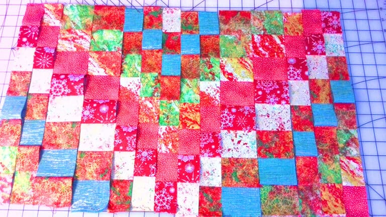 Bargello Quilt Tutorial { Quilted Christmas Table Runner }