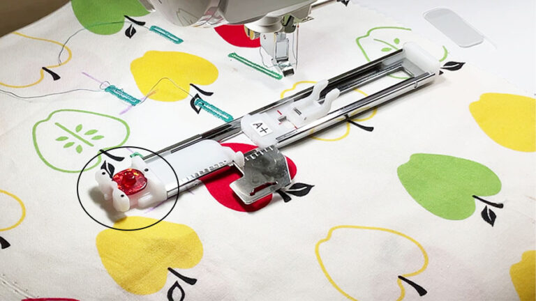 Buttonhole Presser Foot 101: What It Is And How To Use A Buttonhole ...