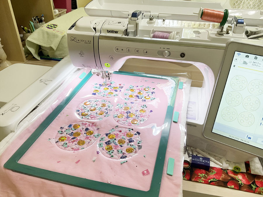 DIY fabric coasters | in the hoop embroidery project