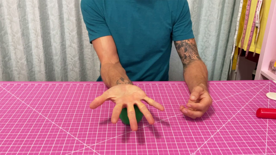 Hand strengthening exercises for artists and people who like to sew