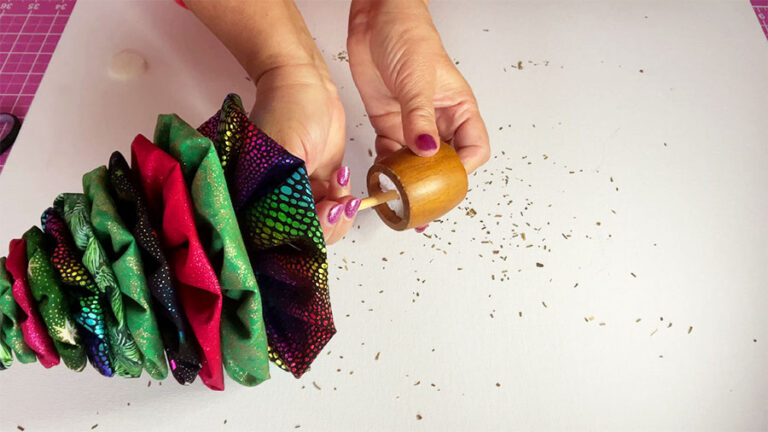 Create Your Own Yo-yo Christmas Tree: Step-by-step Tutorial