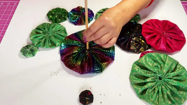 Create Your Own Yo-yo Christmas Tree: Step-by-step Tutorial