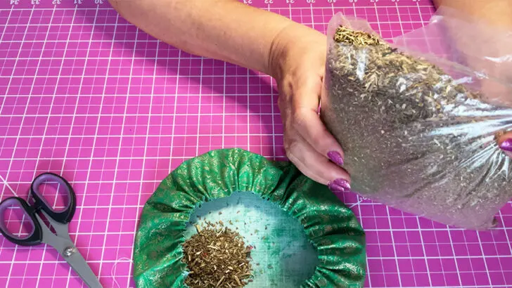 Create Your Own Yo-yo Christmas Tree: Step-by-step Tutorial