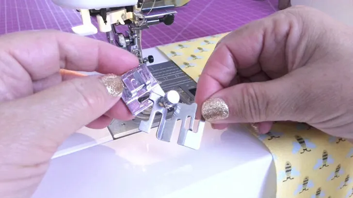 The Presser Foot Nobody Knows How To Use: The Elastic Foot