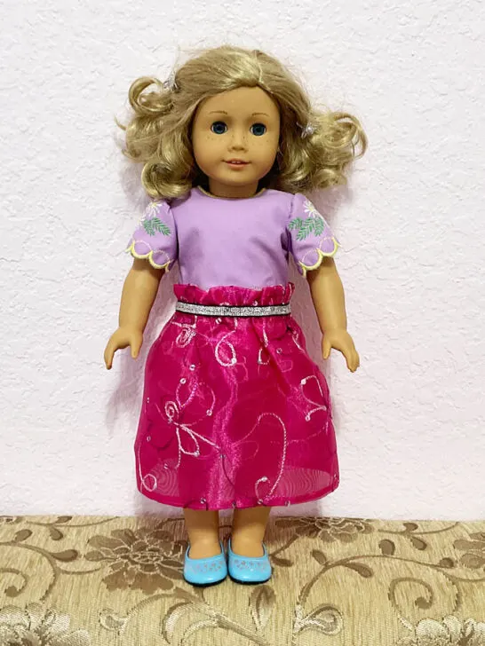 The Presser Foot Nobody Knows How To Use: The Elastic Foot