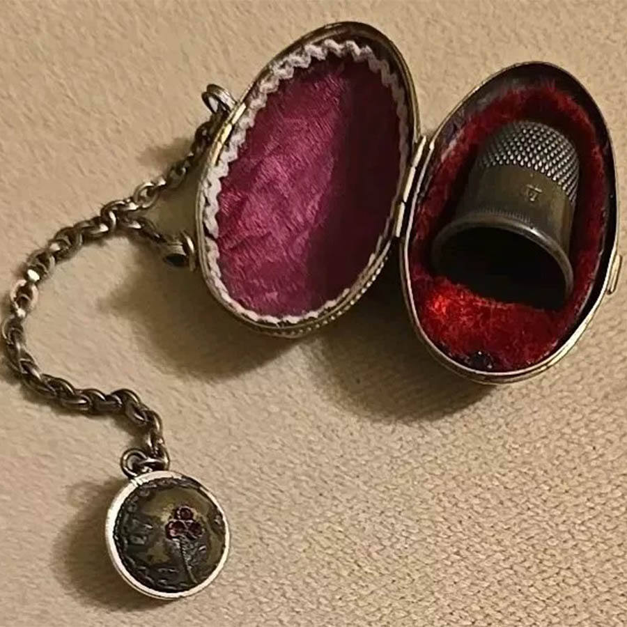 How to Use a Thimble: The Ultimate Guide