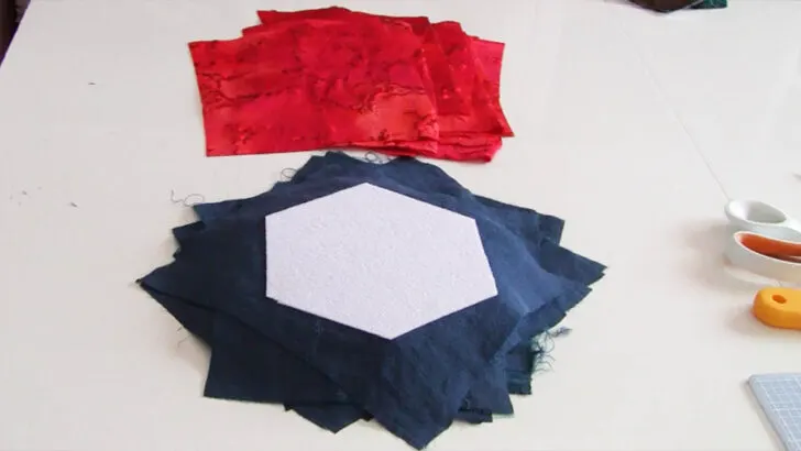 Fold And Stitch Christmas Wreath Sewing Tutorial & Free Pattern