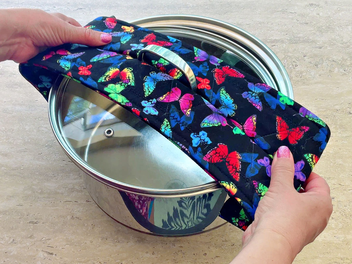 Easy DIY Potholder: New Design - Ageberry: helping you succeed in sewing